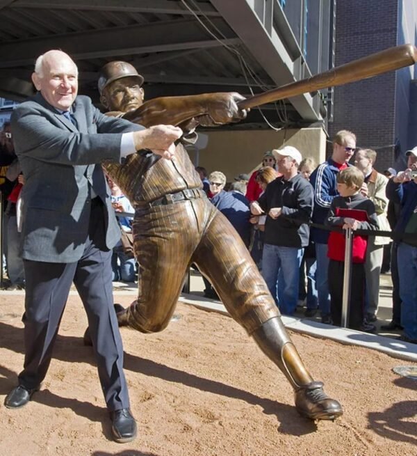 What are the Most Popular Styles of Bronze Sports Sculptures? - Milystatue